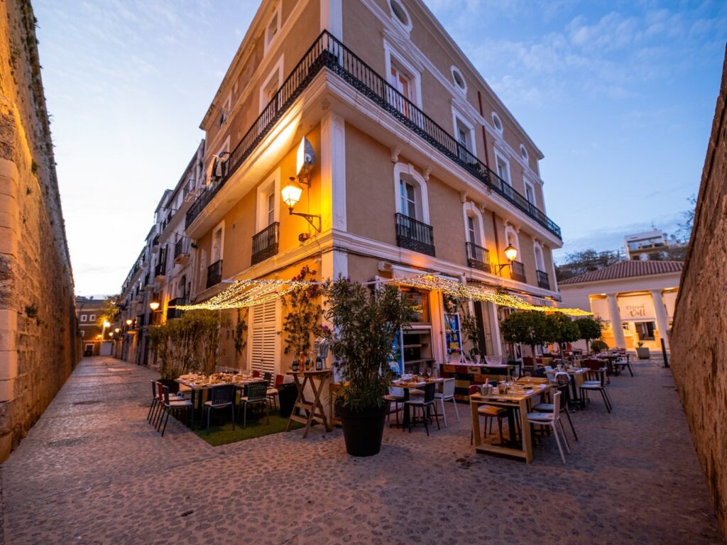 WHITE IBIZA Restaurants — Il Dek