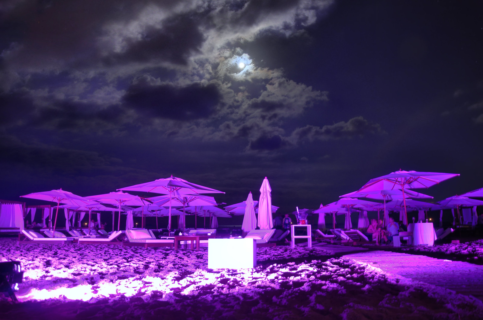 WHITE IBIZA Journal — Full moon fever